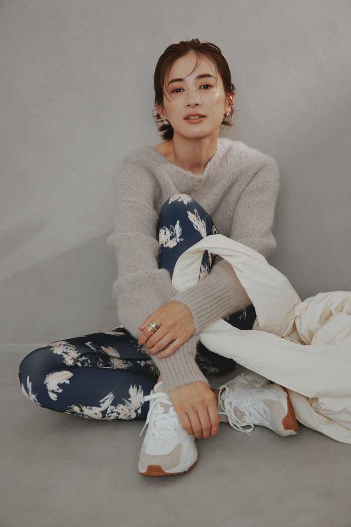 【emmi】モデル･高垣麗子さんが着こなす秋の新作コレクションが解禁♪ - Peachy - ライブドアニュース