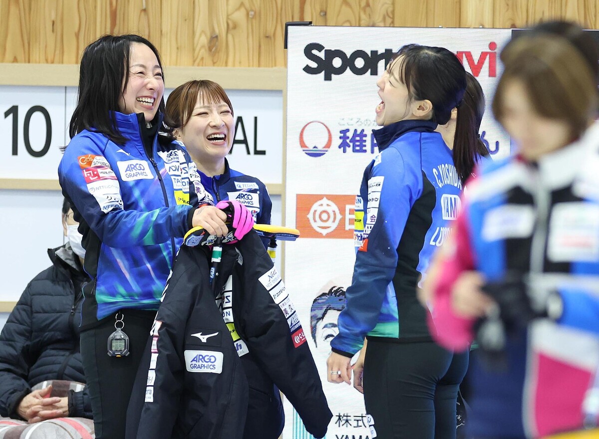 カーリング異例大混戦にSNS驚き「世界で戦うならロコと…」「くっそおもろい」2勝2敗で3チーム並ぶもロコとフォルティウスがタイブレークへ - ライブドアニュース