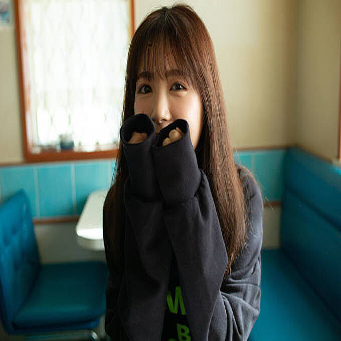 乃木坂46筒井あやめ、デートをイメージした愛くるしい姿に胸キュン！『B.L.T.』1月号で初ソロ表紙 (2023年11月28日掲載) - ライブドアニュース