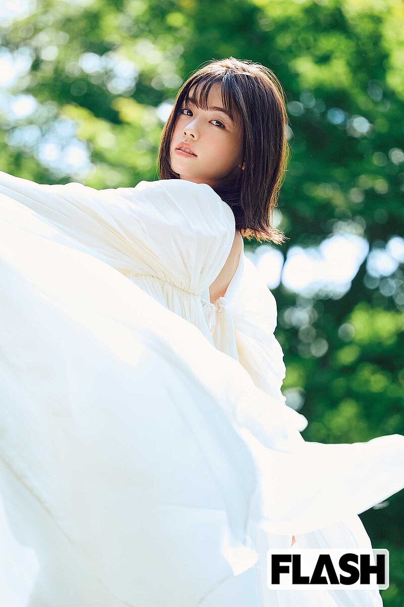 小芝風花、カレンダーで魅せた「色とりどりの私」 - ライブドアニュース