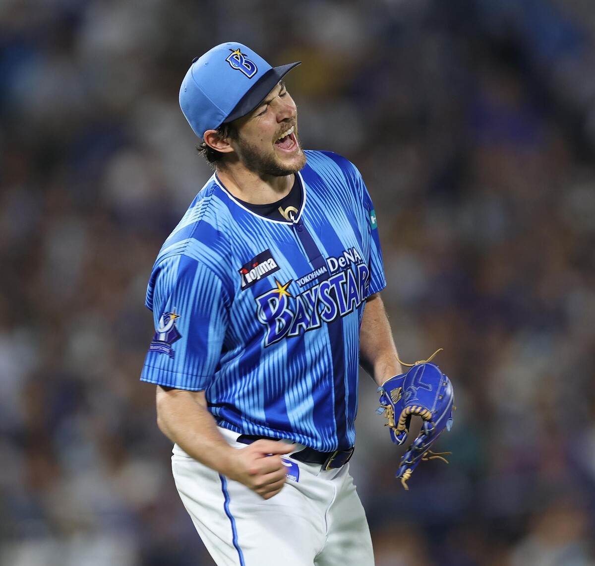 DeNA・バウアー マウンド上で「大の字」の珍事 ハプニングにいら立ち土を蹴り上げる - ライブドアニュース