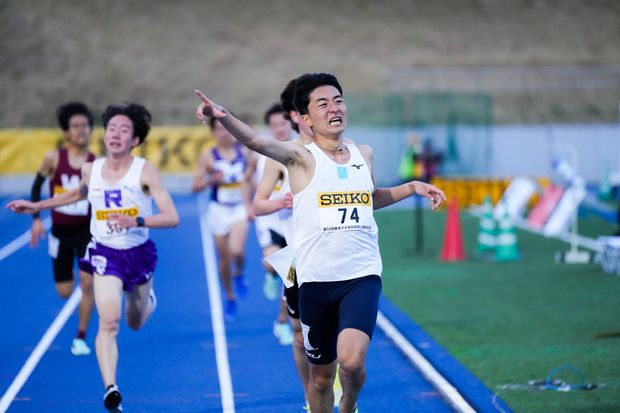 箱根を経験した東大・秋吉拓真が東京六大学5000mでV “山の名探偵”らに競り勝つ (2025年4月6日掲載) - ライブドアニュース