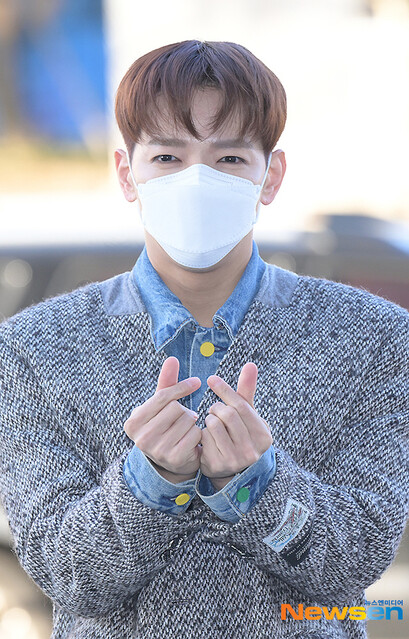 【PHOTO】2PMのJun. K、SF9 インソン、番組の収録に参加するため放送局へ…爽やかな笑顔で挨拶（動画あり） - ライブドアニュース