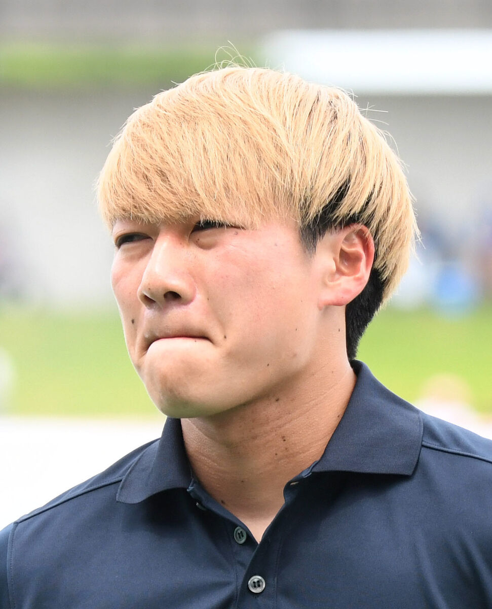 J2富山からJ1福岡へ完全移籍のFW碓井聖生が最後の挨拶で号泣「みんなが大好き」 - ライブドアニュース