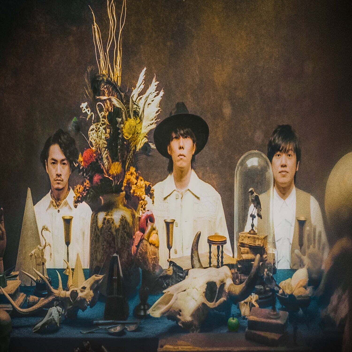 RADWIMPSの新曲「MAKAFUKA」新作ゲーム『グランサガ』テーマ曲に、川村元気のアニメも (2021年10月21日掲載 ...