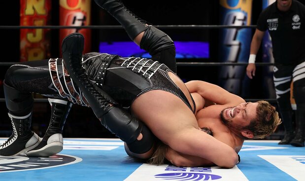 【新日本・G1】EVILがSANADAとの同門対決で初黒星 金丸レフェリーも登場の大乱戦の末に連勝ストップ (2025年7月22日掲載) - ライブドアニュース