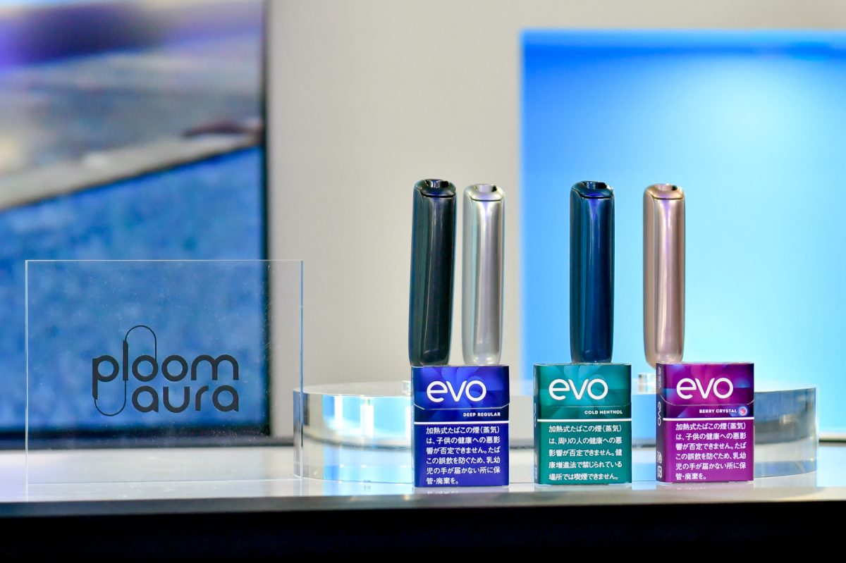 単なる無料喫煙所じゃない「音」と「食」の贅沢空間。原宿に期間限定でオープンした「THE SMOKING LOUNGE by Ploom」に行っ ...