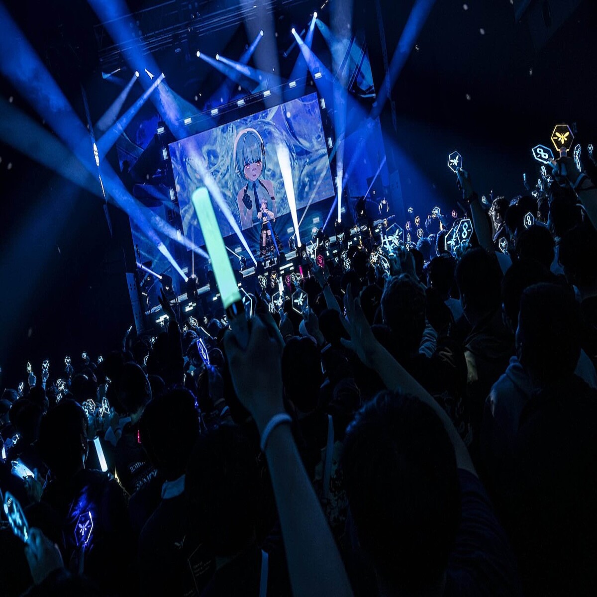 HACHI、まだ見ぬ人々と全世界へ向けて響く歌 ツアー『for ASTRA.』で繋いだバーチャルとリアルの境目 (2025年1月30日掲載 ...