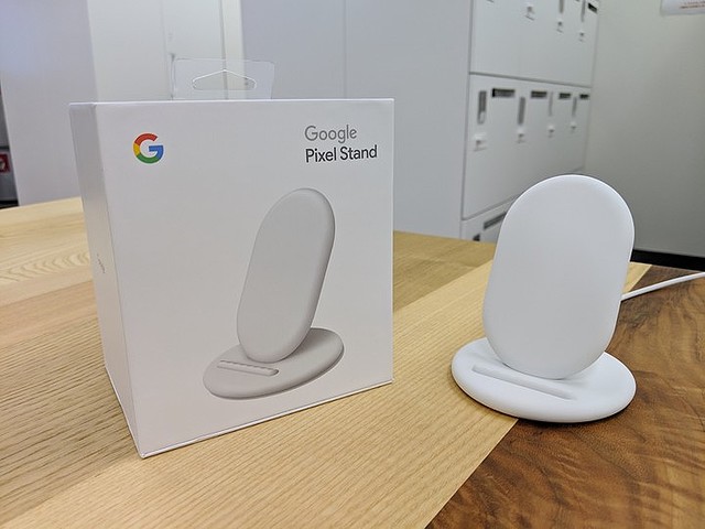 Pixel 3のベストパートナーは専用のワイヤレス充電スタンド「Google Pixel Stand」 - ライブドアニュース