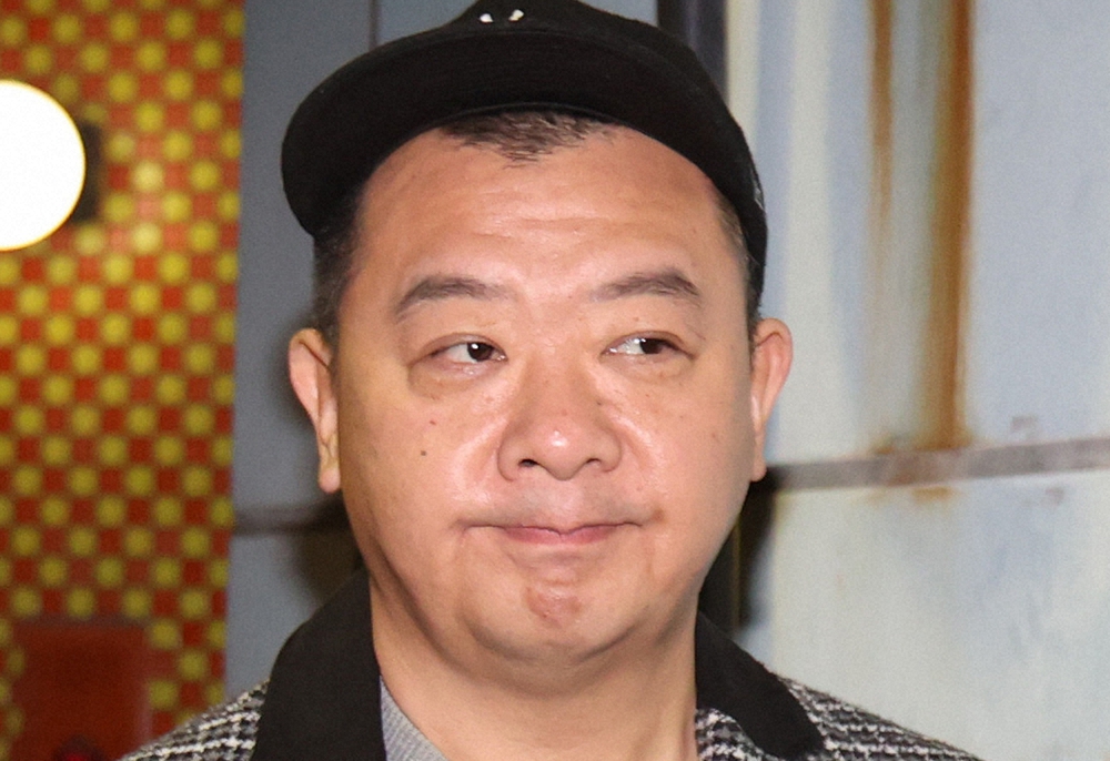 TKO・木下がSNSの投稿内容を謝罪「不謹慎とご指摘を受けた」タイの寺院前で僧侶の“コスプレ”物議 - ライブドアニュース