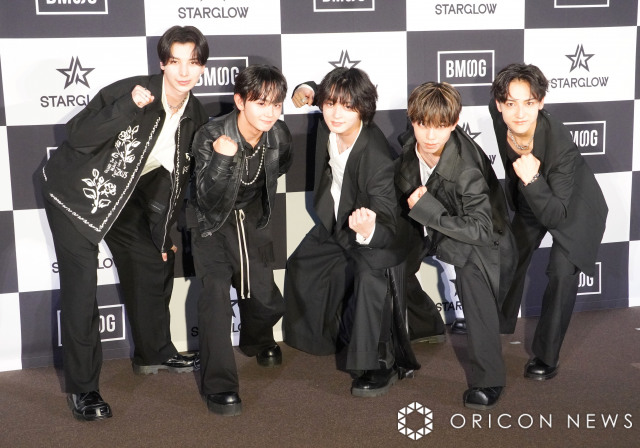 BMSG新グループ「STARGLOW」、写真撮影で“だんだん低くなる”珍事 プラネタリウムでお披露目会見【メンバープロフィール掲載】 (2025年9月22日掲載) - ライブドアニュース