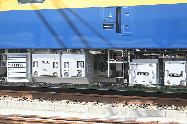 【画像】JR西日本「DEC741」公開! 総合検測車の新型車両を導入 - 写真53枚 51/53 - ライブドアニュース