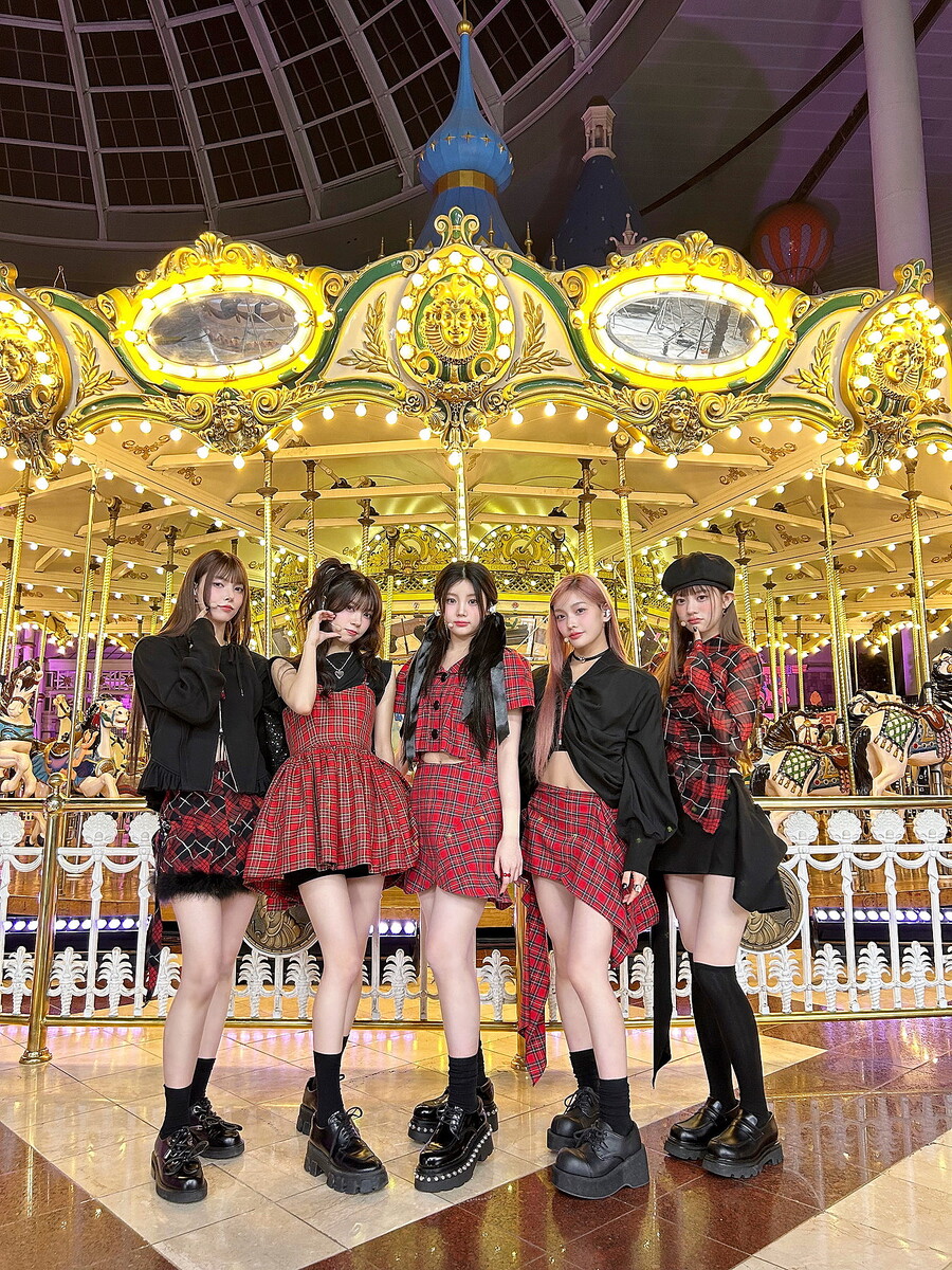 ILLIT『2024FNS歌謡祭』初出演！ソウル・ロッテワールドにてヒット曲「Magnetic」をパフォーマンス - ライブドアニュース