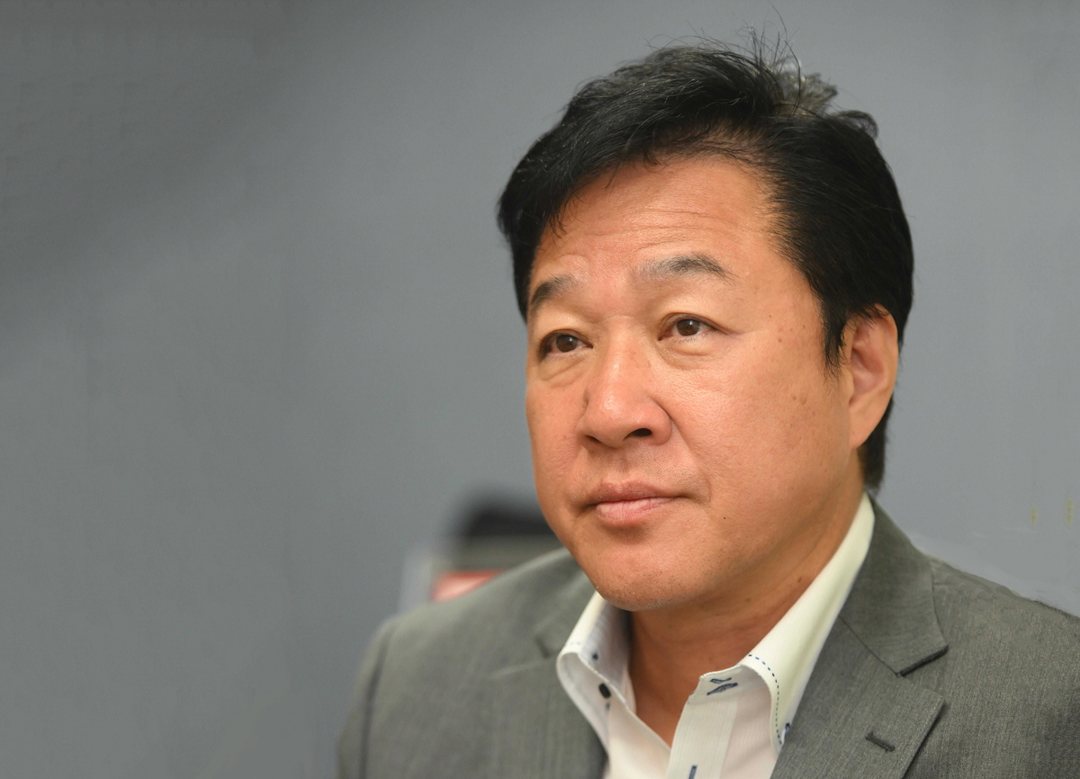 バレー界の新星“横浜流星似”高橋慶帆が川合俊一氏の自宅訪問 「顔ちっちゃ！」「会長若すぎ」「五輪期待」 - ライブドアニュース