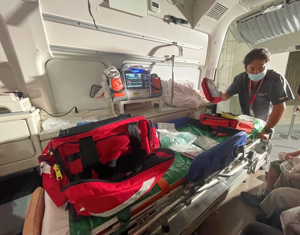 【画像】「hinotori」やDMATカーに驚き 最新医療機器を子どもたちが体験「医学を身近に感じて」 4/7 - ライブドアニュース