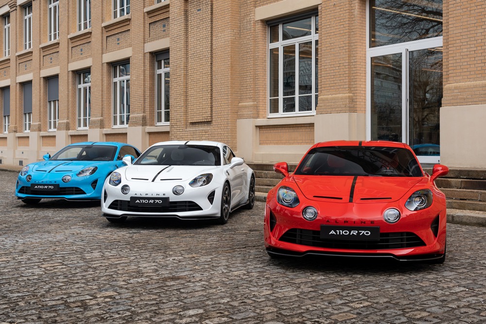【アルピーヌ始まりの3色】アルピーヌA110R 70にトリコロールの限定車が登場 27日まで受付の抽選販売 - ライブドアニュース