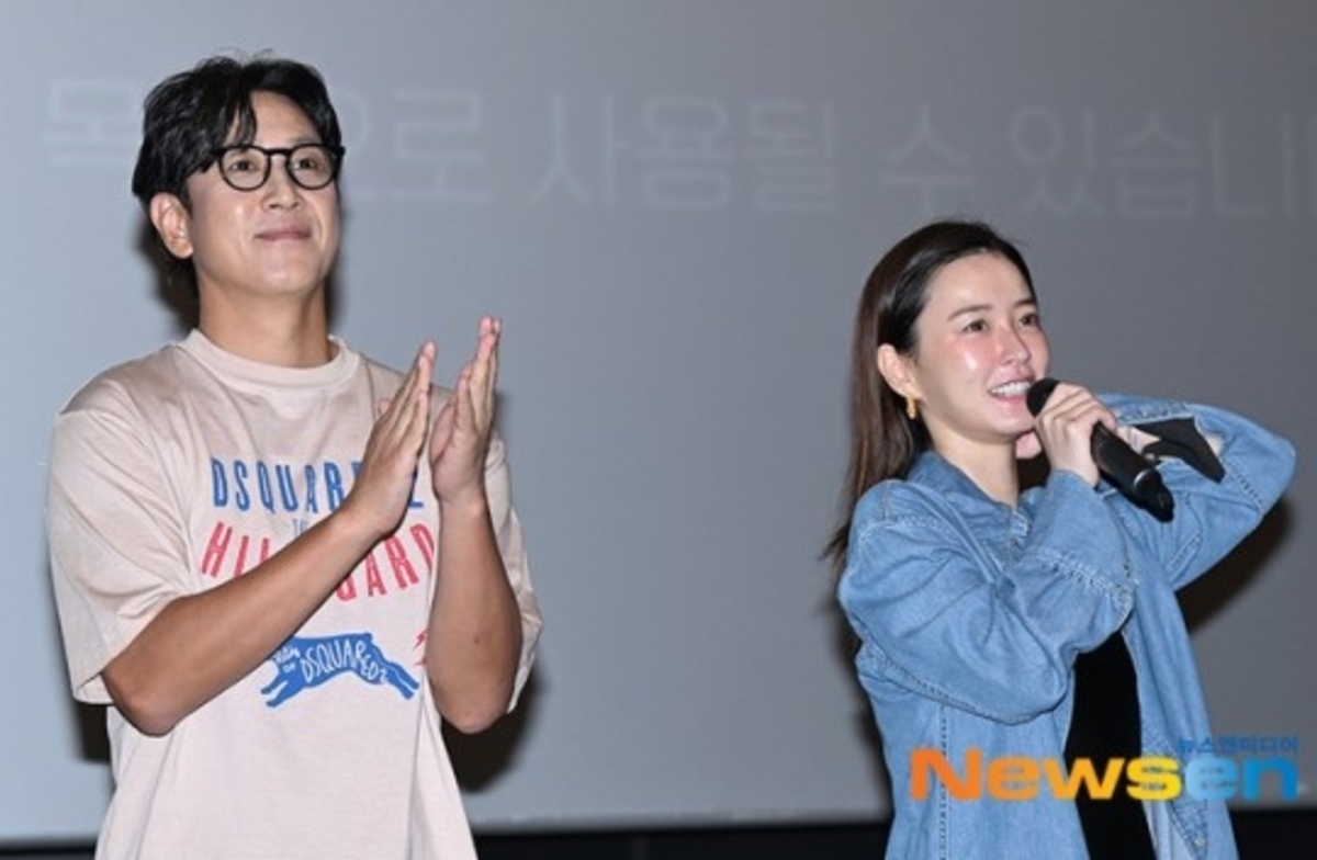 【画像】【PHOTO】イ・ソンギュン＆チョン・ユミ、映画「眠り」舞台挨拶に出席 1/7 - ライブドアニュース