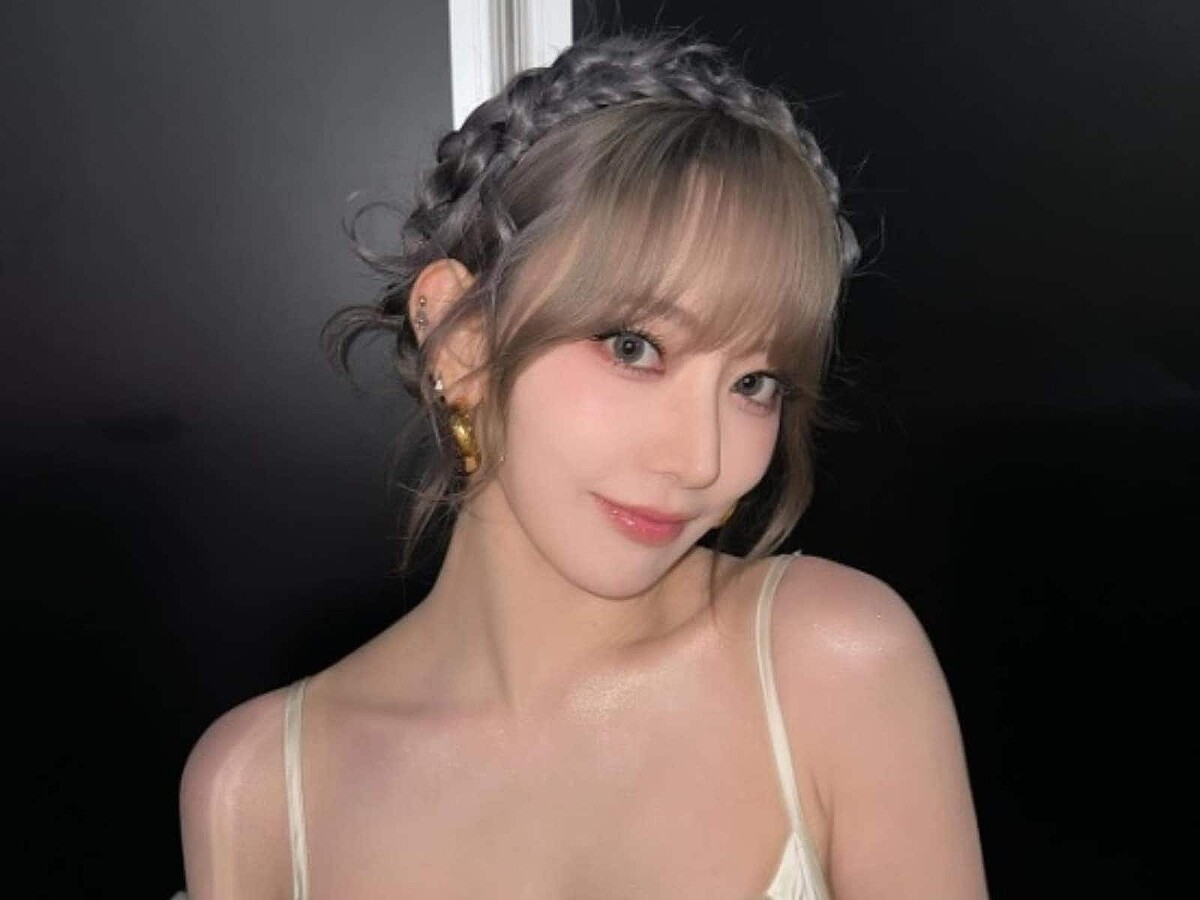 「顔面国宝」宮脇咲良、谷間ちらりなキャミソール姿にファンもん絶！ 「まじでレジェンド！」「一生の推し」 - ライブドアニュース