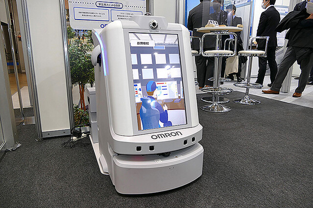 掃除しながら万引き抑止も 清掃・警備・案内の3機能を持つ複合型サービスロボットオムロン「Toritoss」 - ライブドアニュース