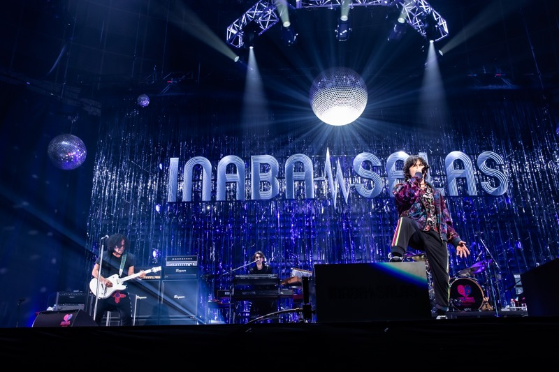 【ライブレポート】INABA／SALAS、ツアー＜Never Goodbye Only Hello＞に極上の空間「我々のグルーヴは届いてますか ...