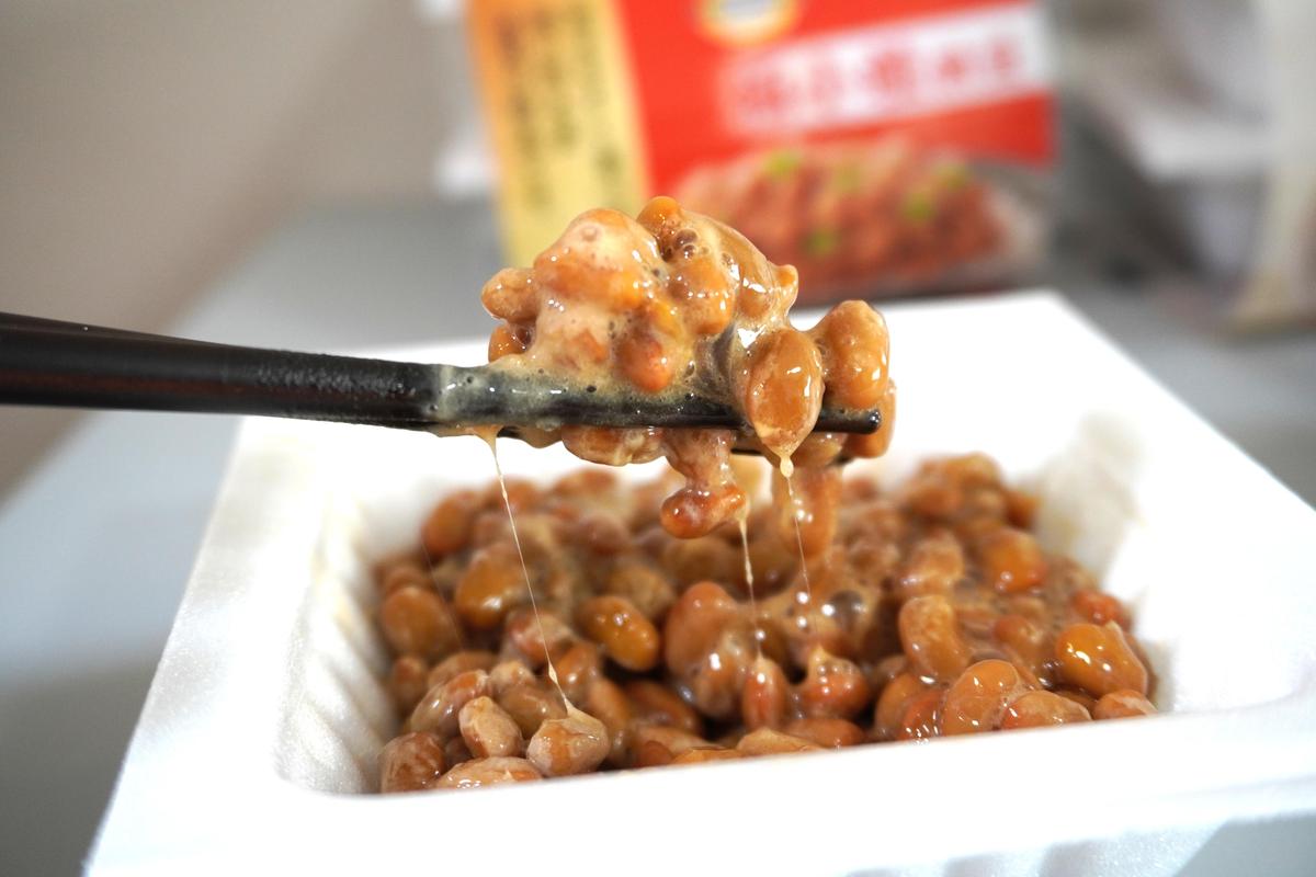 【画像】【定番vsPB】「極小粒納豆」の定番「おかめ納豆 極小粒」とコンビニ＆スーパーPBを食べ比べ えっ“あの老舗”がイオンPBを作っていただと……？ 12/12 - ライブドアニュース