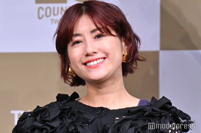 IMALU、キャミインナー×シースルー衣装姿披露「色っぽい」「ミステリアスな美女」と反響 - ライブドアニュース