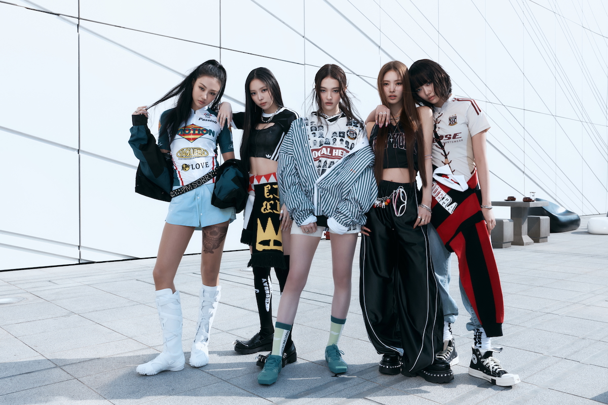 MEOVV、ニューシングル「HANDS UP」リリース 韓国のボードゲーム“アルカギ”を特訓するMV公開も (2025年4月29日掲載 ...