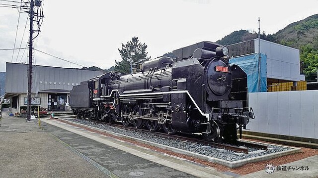 山口線SLさよなら列車を牽引したD51-194蒸気機関車【木造駅舎カタログ】山口線06/260 津和野駅 - ライブドアニュース