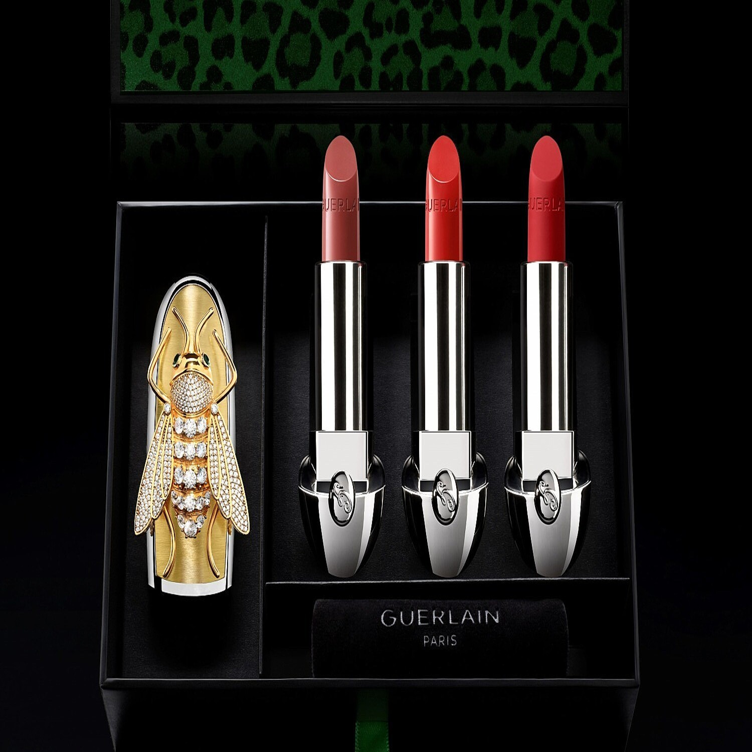 ゲラン23年クリスマスコフレ、“宝石が輝く”ミツバチ型リップケース＆人気色リップの限定キット (2023年8月23日掲載) - Peachy ...