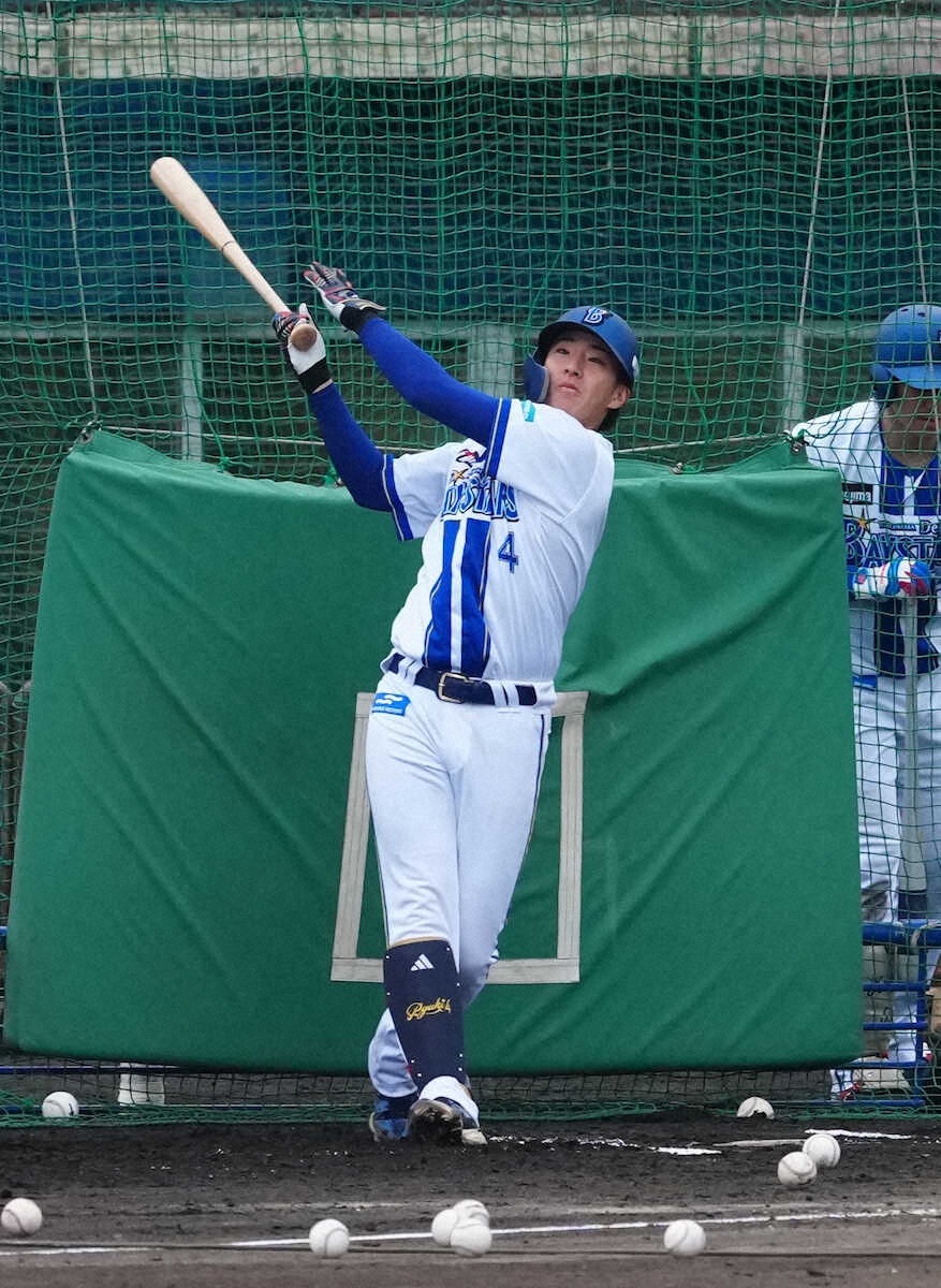 DeNA2年目・度会 40スイングで4連弾含む10発の柵越えに「行きましたねえ。今日は良かった！」 - ライブドアニュース