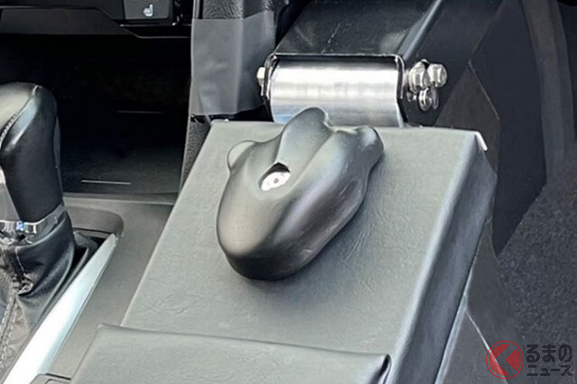 「斬新ハンドル」どころの騒ぎじゃない！ ハンドルいらずの斬新“操舵デバイス”プロトを日立Astemoが発表 - ライブドアニュース