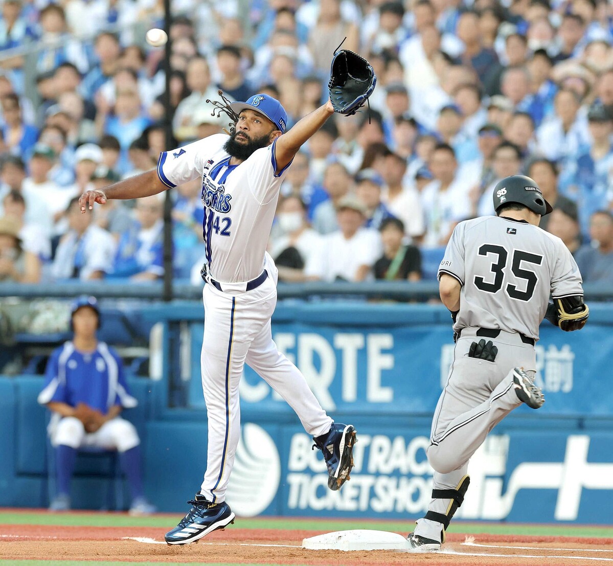 DeNA・ジャクソン乱調5回KO 失策も絡み今季ワースト6失点 指揮官「ミスで点差が開くとこうなる」 - ライブドアニュース