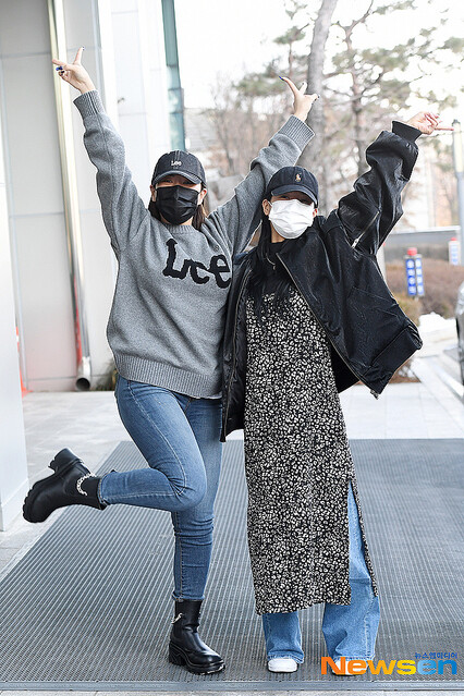 【PHOTO】「STREET WOMAN FIGHTER」出演La ChicaのGabeeとRian、ラジオ出演のため放送局へ - ライブドアニュース