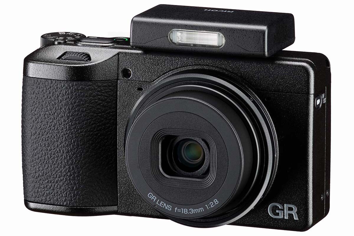 GR IV用の薄型外部フラッシュ「RICOH GF-2」 GR III/GR IIIxにも対応予定 (2025年8月21日掲載 ...