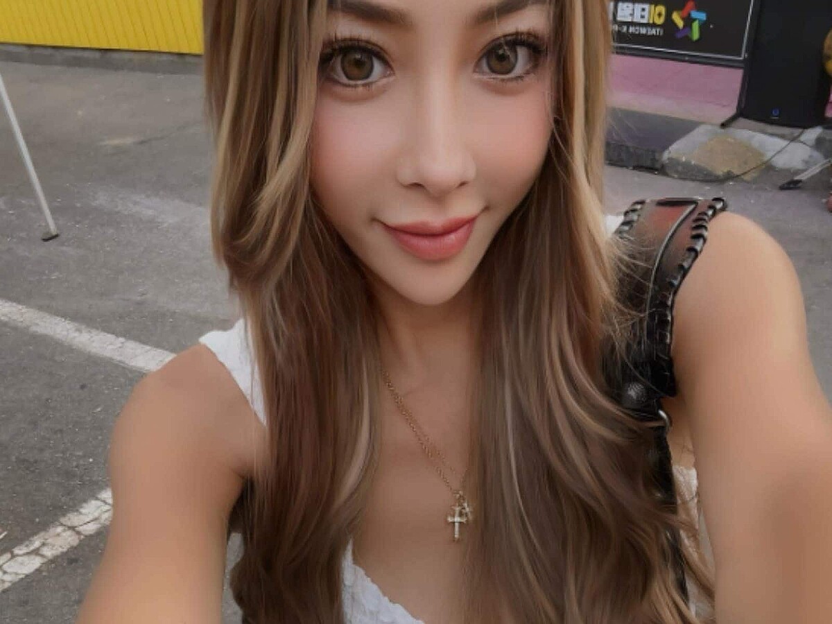 「ギャル最高」GENKING.、胸元ざっくり＆ほっそりウエストあらわに！ 「そのウエスト欲しい」 - ライブドアニュース