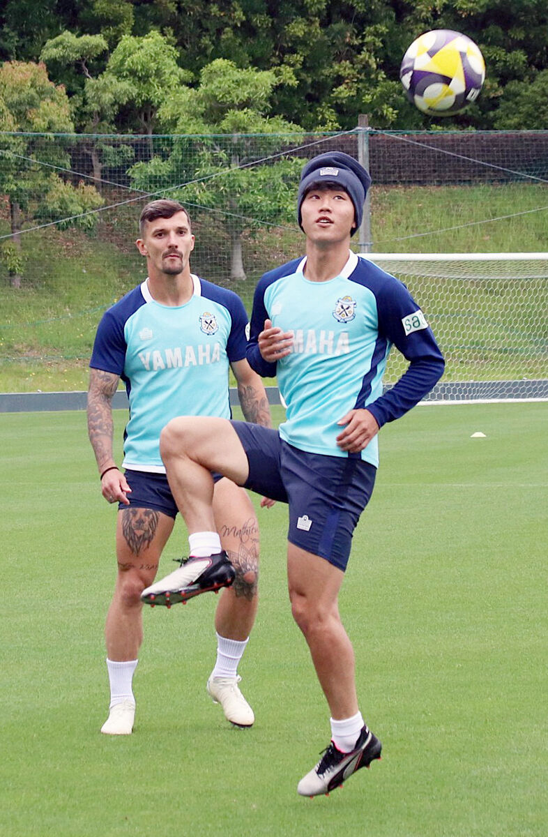 J2磐田のルーキーMF角昂志郎が自身初2戦連続ゴールへ意欲「自分が点を取れば勝てる」…31日・アウェー大宮戦 - ライブドアニュース