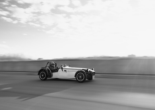 軽規格のセブン復活！ ケータハム・セブン170Rに試乗 車重440kg 待望R仕様 - ライブドアニュース