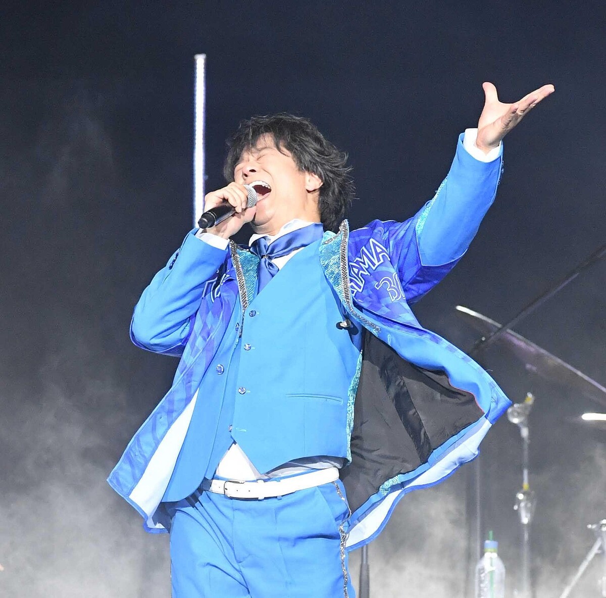 DeNA戦 3度目の正直でライブ開催 「FIELD OF VIEW」熱唱 度会満塁弾でファンの興奮も最高潮に - ライブドアニュース