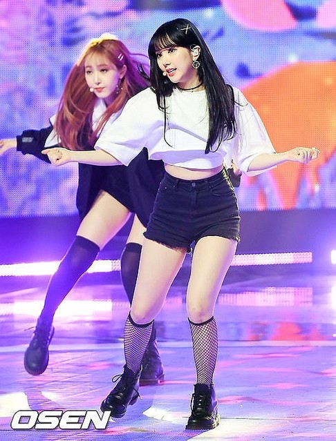 【画像】【PHOTO】GFRIEND、5/9放送「SHOW CHAMPION」で1位を獲得“幸せいっぱいの笑顔” 15/17 - ライブドアニュース