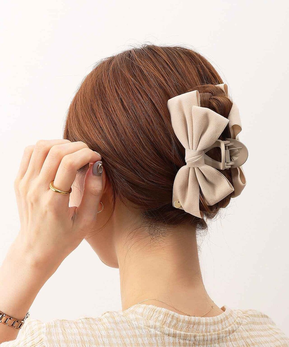 さすが、【3COINSのヘアクリップ】！＜40・50代＞の「秋のまとめヘア」にちょうどイイ♡ - Peachy - ライブドアニュース