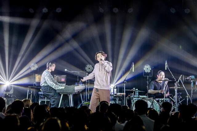 imase、1st Live『POP OVER』追加公演のオフィシャルライブレポートが到着 - ライブドアニュース