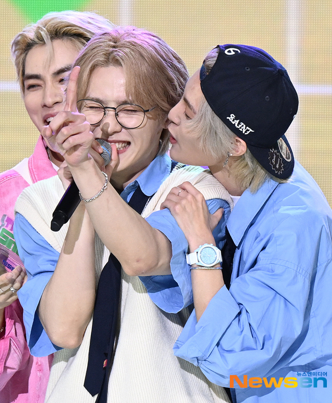 【画像】【PHOTO】WayV、6/11放送の「THE SHOW」で1位を獲得！ 8/19 - ライブドアニュース