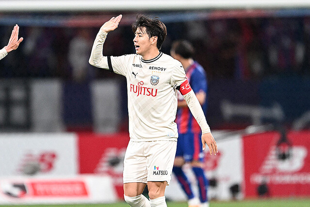 「あれはダメ」「ちょっと気の毒」 川崎MF脇坂、VAR介入で“ノーカード→一発退場”が話題 - ライブドアニュース