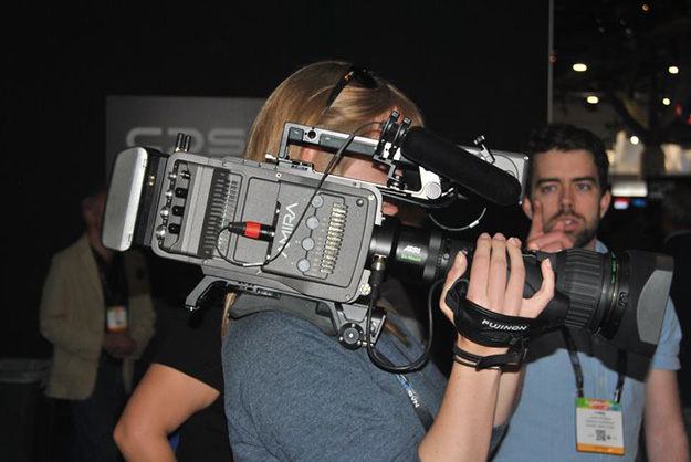 【画像】[NAB2014:ARRI]2KカメラAMIRAの実機、サーボコントロール系新製品を展示 2/7 - ライブドアニュース