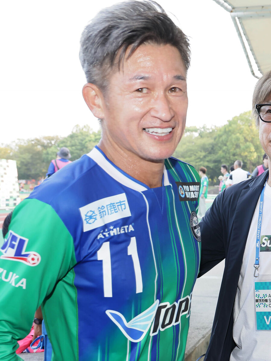 JFL鈴鹿FWカズ、中2日で7試合連続出場も敗戦 57歳219日のリーグ最年長出場記録は更新 (2024年10月2日掲載) - ライブドアニュース