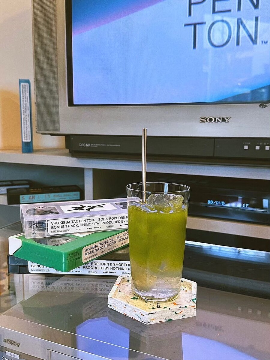 VHSを実際に触って・観れるスタイリッシュなカフェ 下北沢「TAN PEN TON（タンペントン）」 - ライブドアニュース