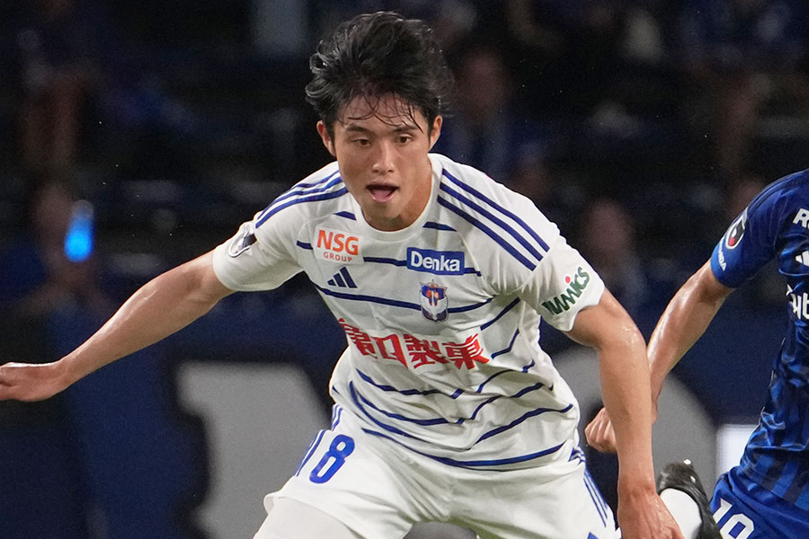 JFL→4年でJ1の”出世劇” 26歳MFの快挙にファン熱狂「何度観てもミラクル」「芸術点高い」 - ライブドアニュース