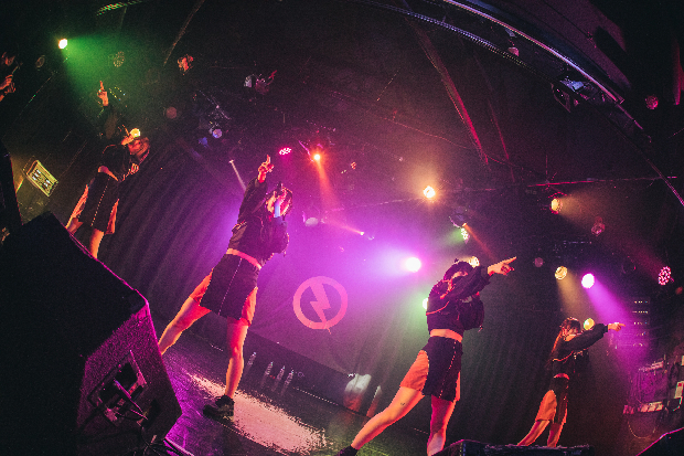 【画像】Quubi、「みんなと一緒にもっともっと高いところに行きたい」初の東京ワンマンに見た光 1/10 - ライブドアニュース