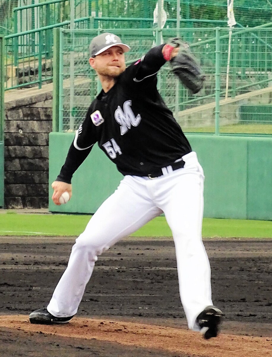 ロッテ新助っ投ボス 初ライブBPで最速150キロ メジャー球団からオファーも「先発として期待してくれる熱意を感じた」 - ライブドアニュース