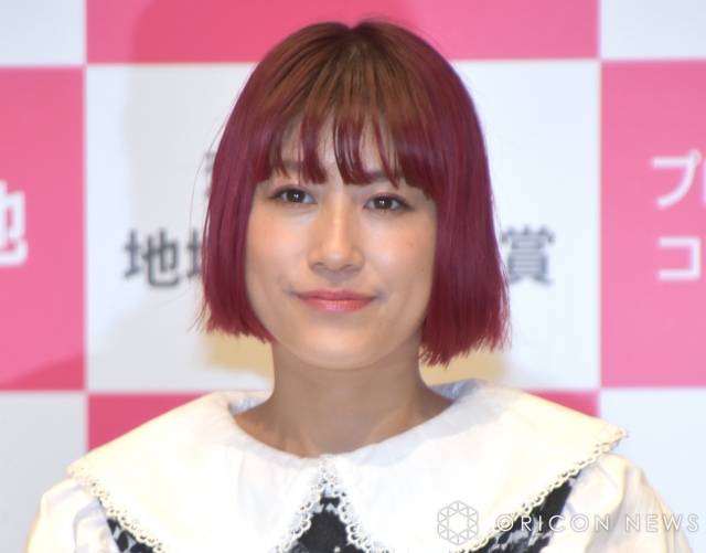 35歳・IMALU、美脚全開夏コーデ 水着でプールも満喫「テンション上がる」「かわいすぎ」 - ライブドアニュース
